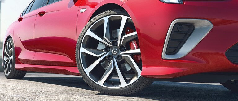 Insignia GSi | Elegancka atletka | Opel Polska